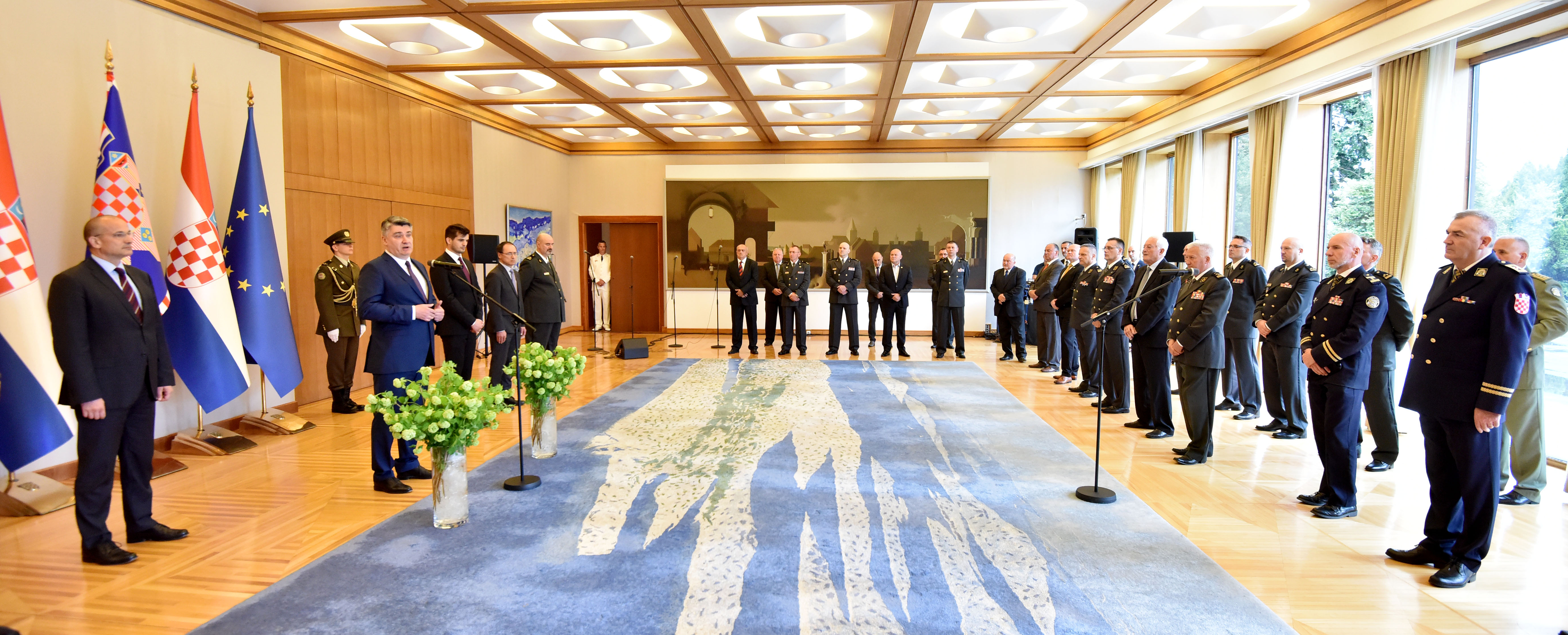 President of the Republic Hosts Reception for Military and Police ...