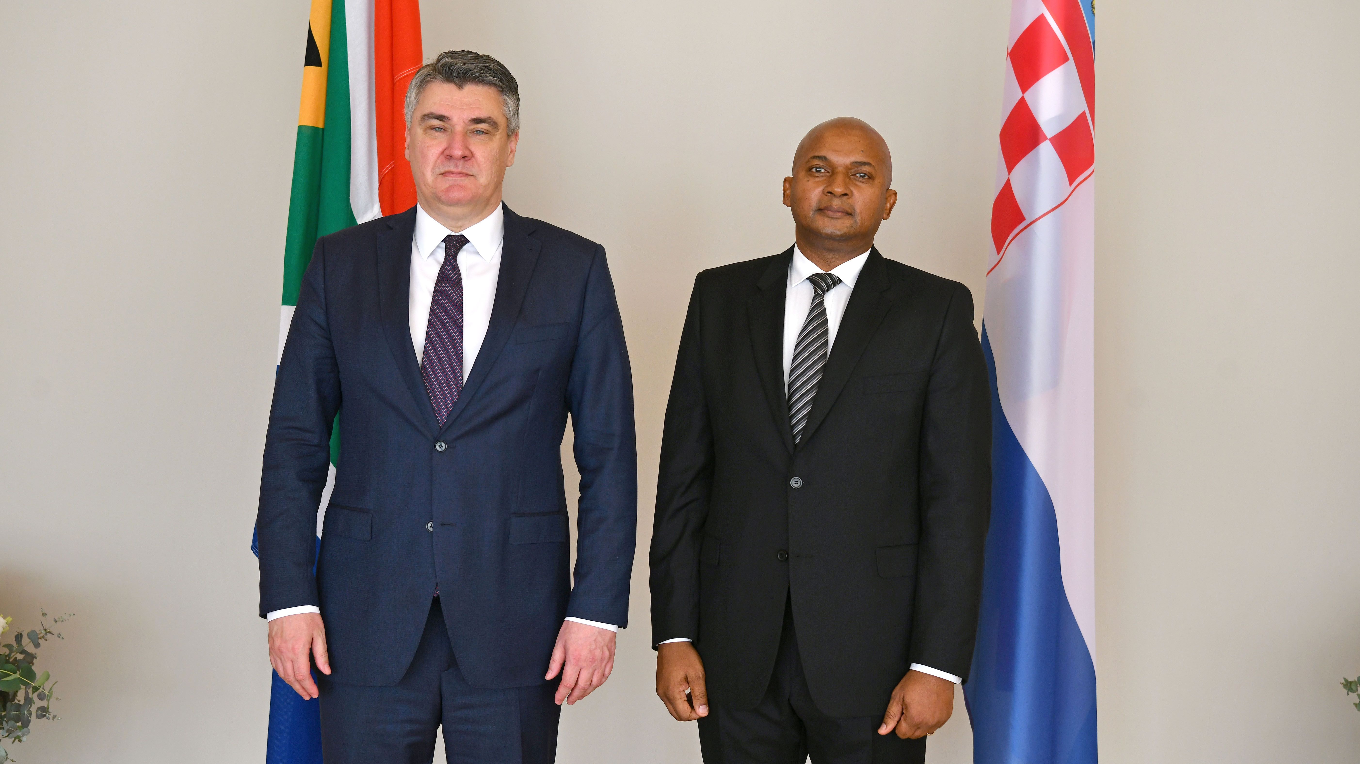 Ambassador of Republic of South Africa Presents Credentials to ...