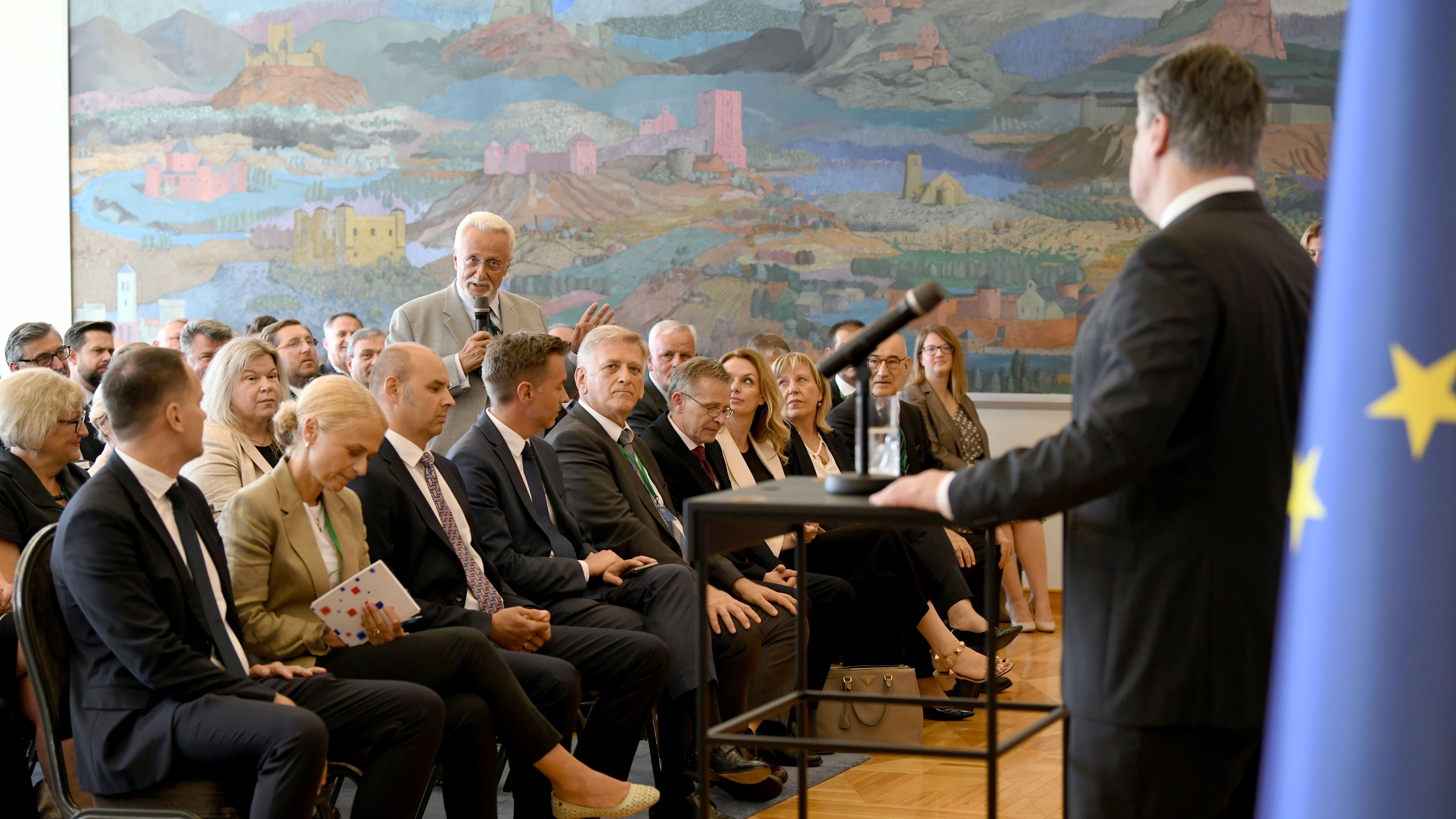 President Milanović Meets with Croatian Ambassadors and Consuls ...