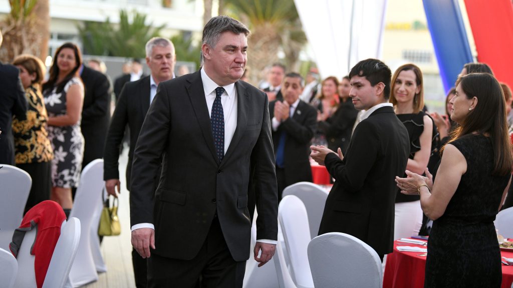 Predsjednik Milanović na svečanoj večeri s iseljenicima u Antofagasti ... Predsjednik Milanović na svečanoj večeri s iseljenicima u Antofagasti ...