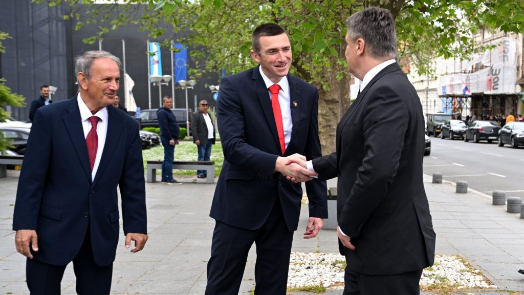 Predsjednik Milanović u Vukovaru: Korupcija i pohlepa prema javnom ... Predsjednik Milanović u Vukovaru: Korupcija i pohlepa prema javnom ...