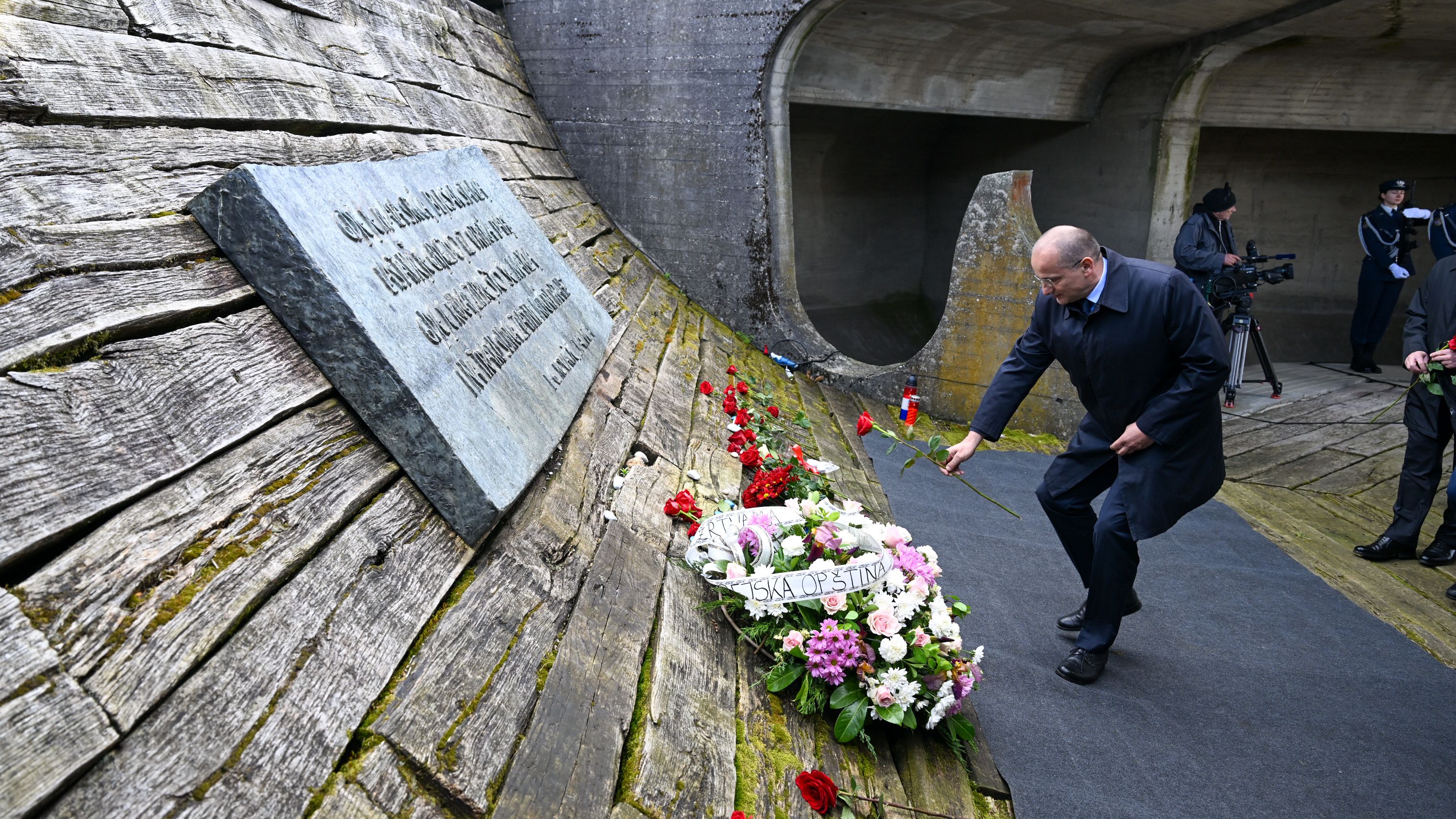 Envoy of the President of the Republic Orsat Miljenić Pays Tribute to ...