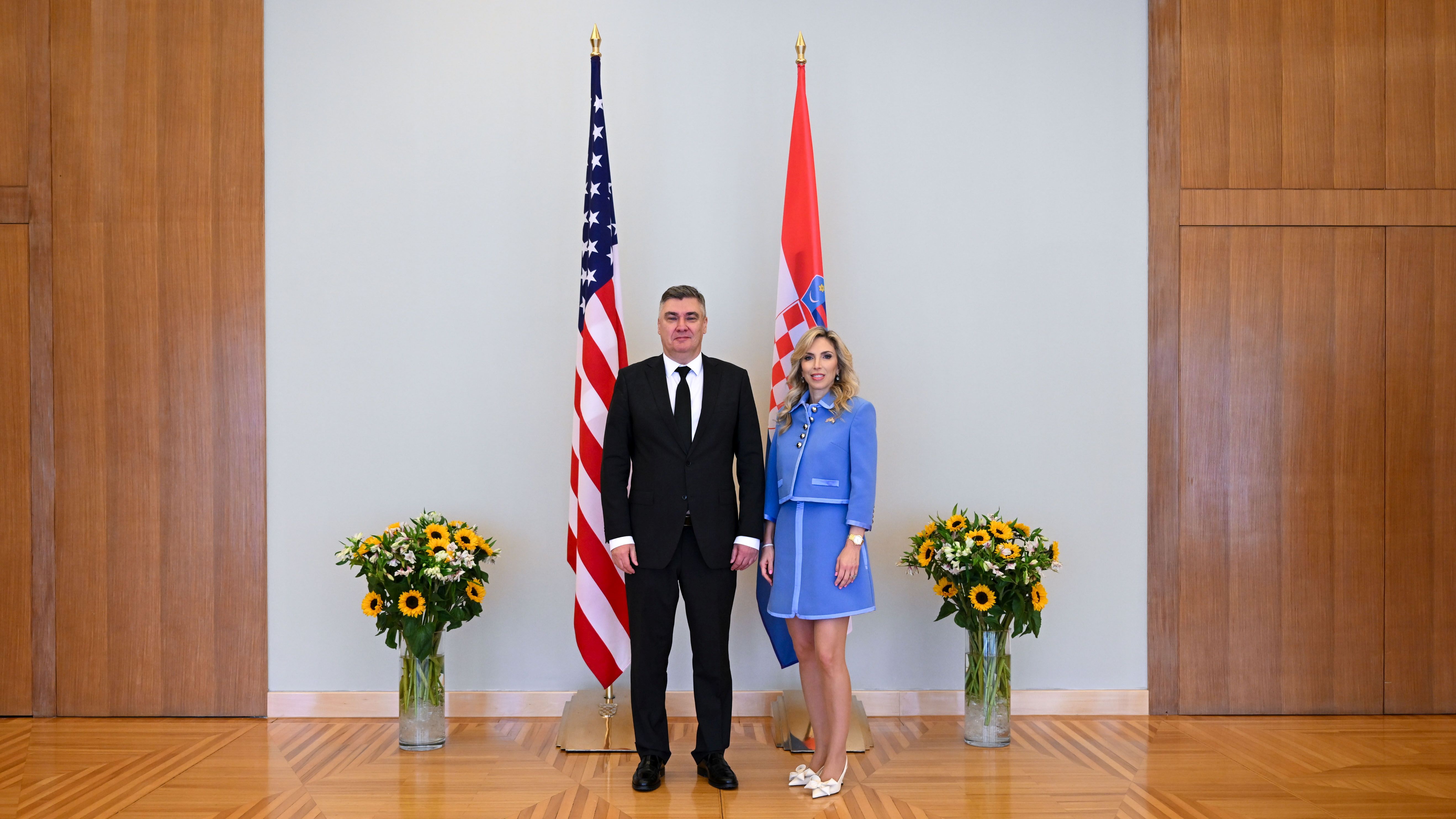 Ambassador of the United States of America Presents Credentials to the ...